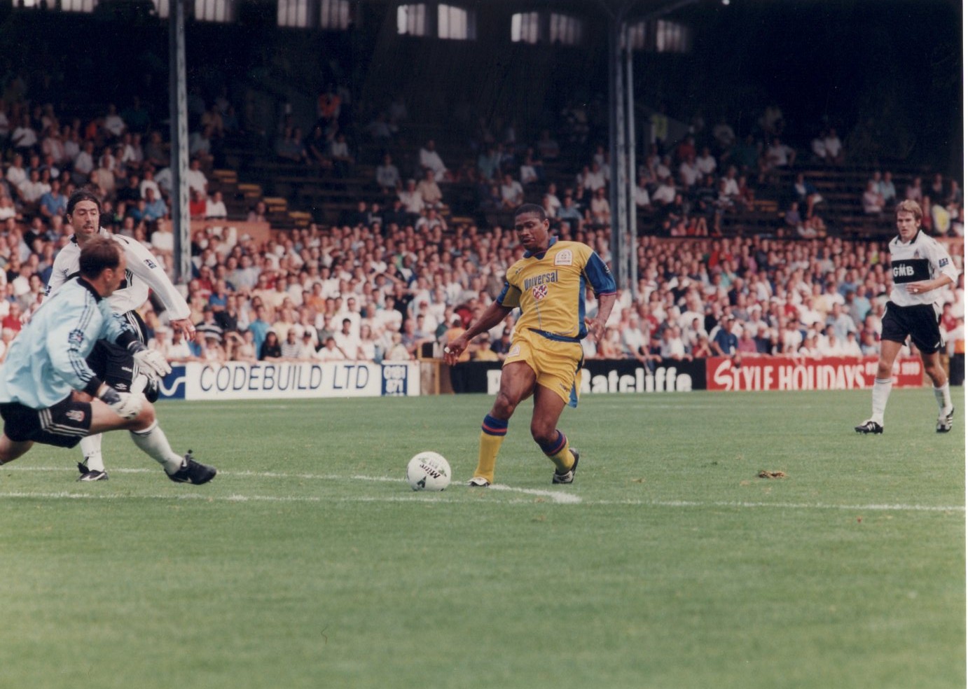 Dwight Marshall | Hatters Heritage | A History of Luton Town FC