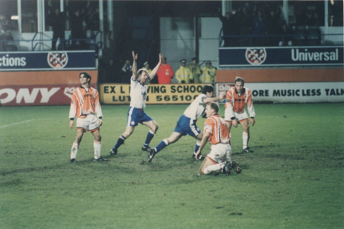 Luton Town FC vs Northampton Town (26th Dec 1997) | Hatters Heritage ...