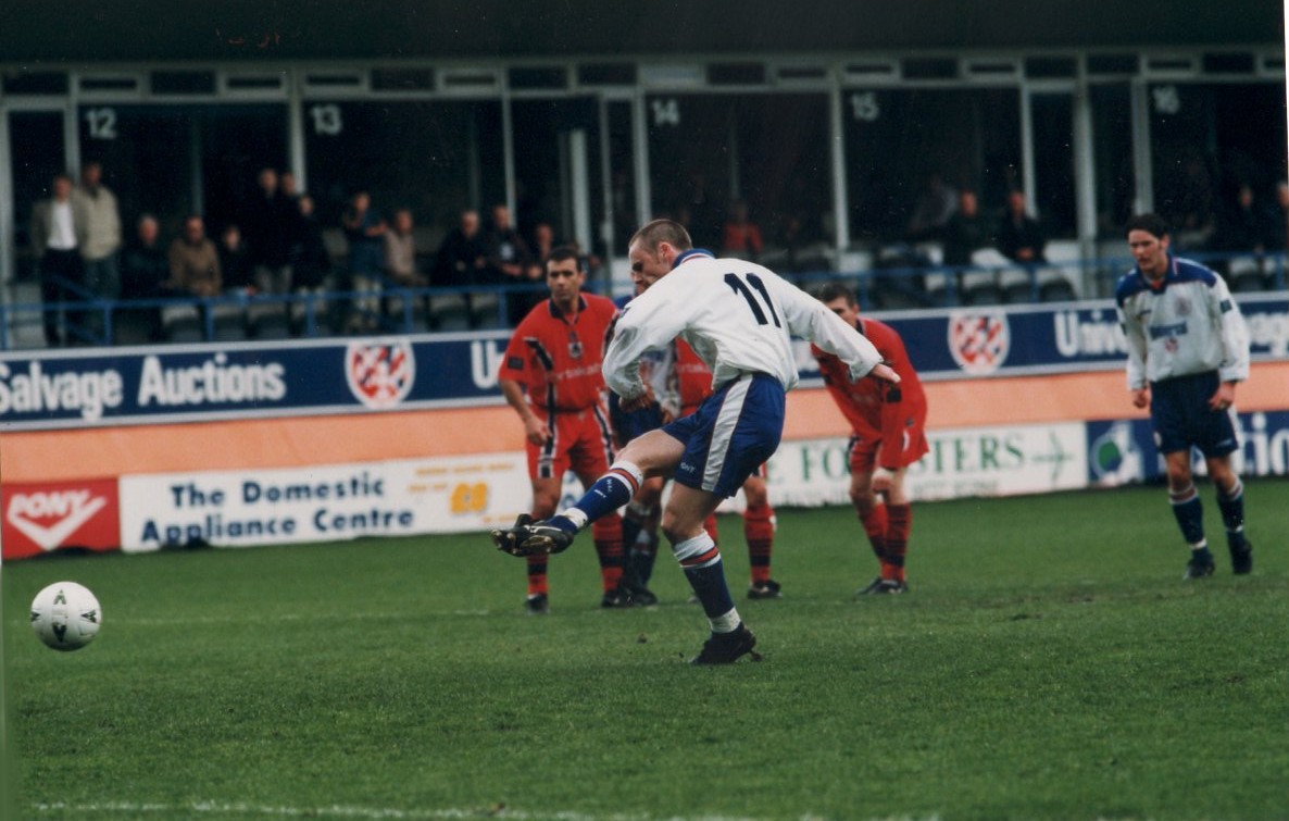 Luton Town FC vs York City (4th Apr 1998) | Hatters Heritage | A ...
