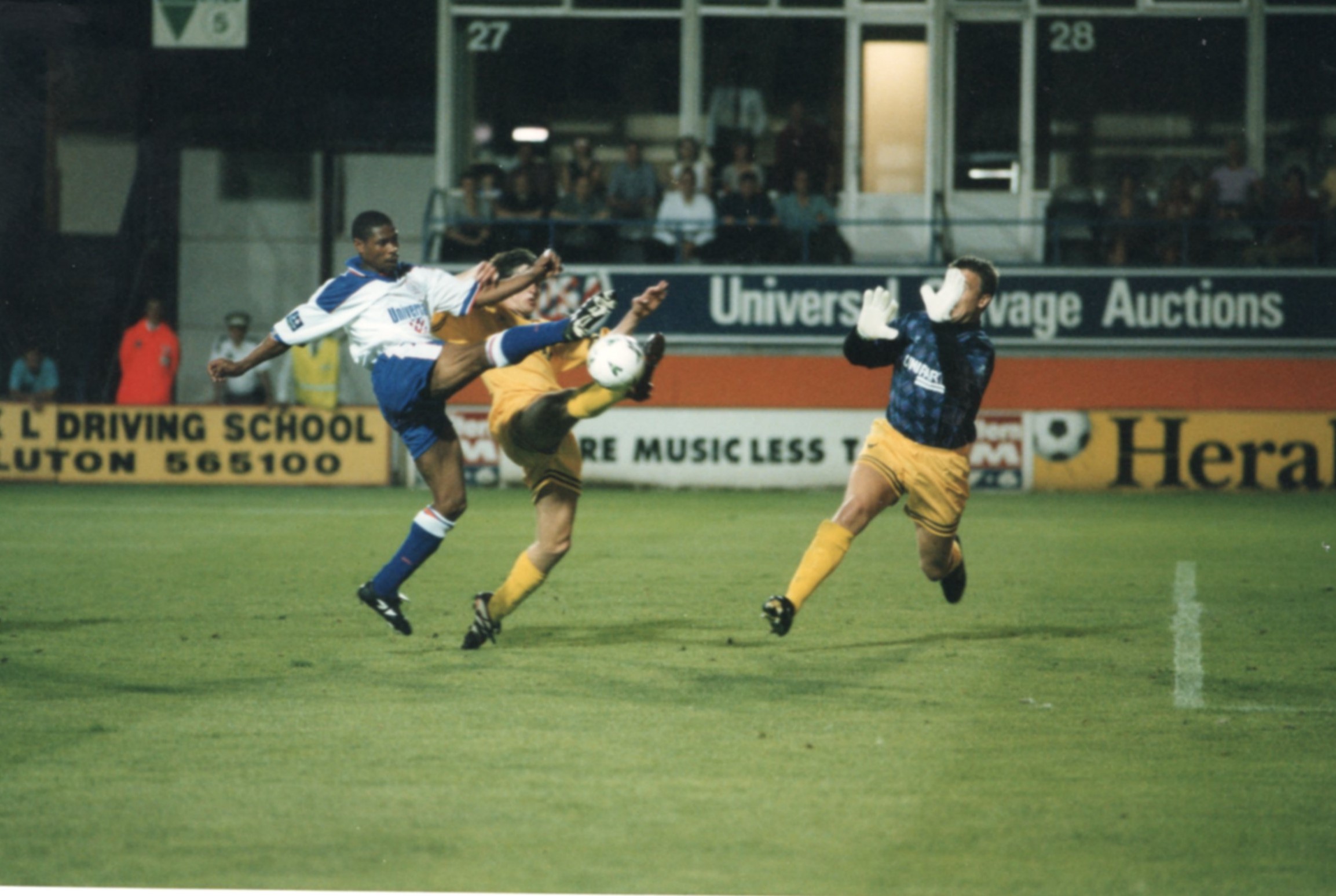 Luton Town FC vs Oxford United (11th Aug 1998) | Hatters Heritage | A ...