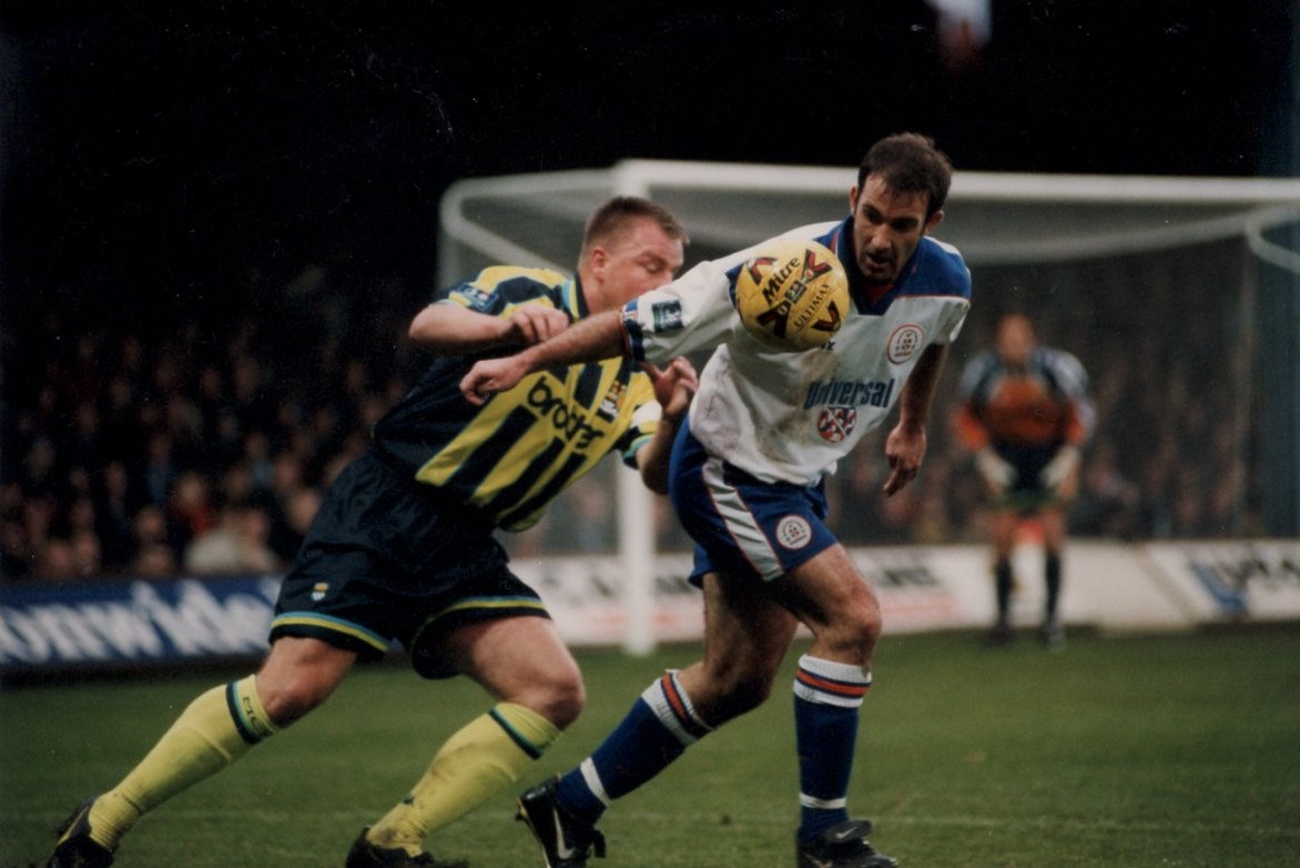 Luton Town FC vs Manchester City (28th Nov 1998) | Hatters Heritage | A ...