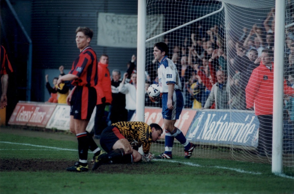 Luton Town FC vs Gillingham (27th Mar 1999) | Hatters Heritage | A ...