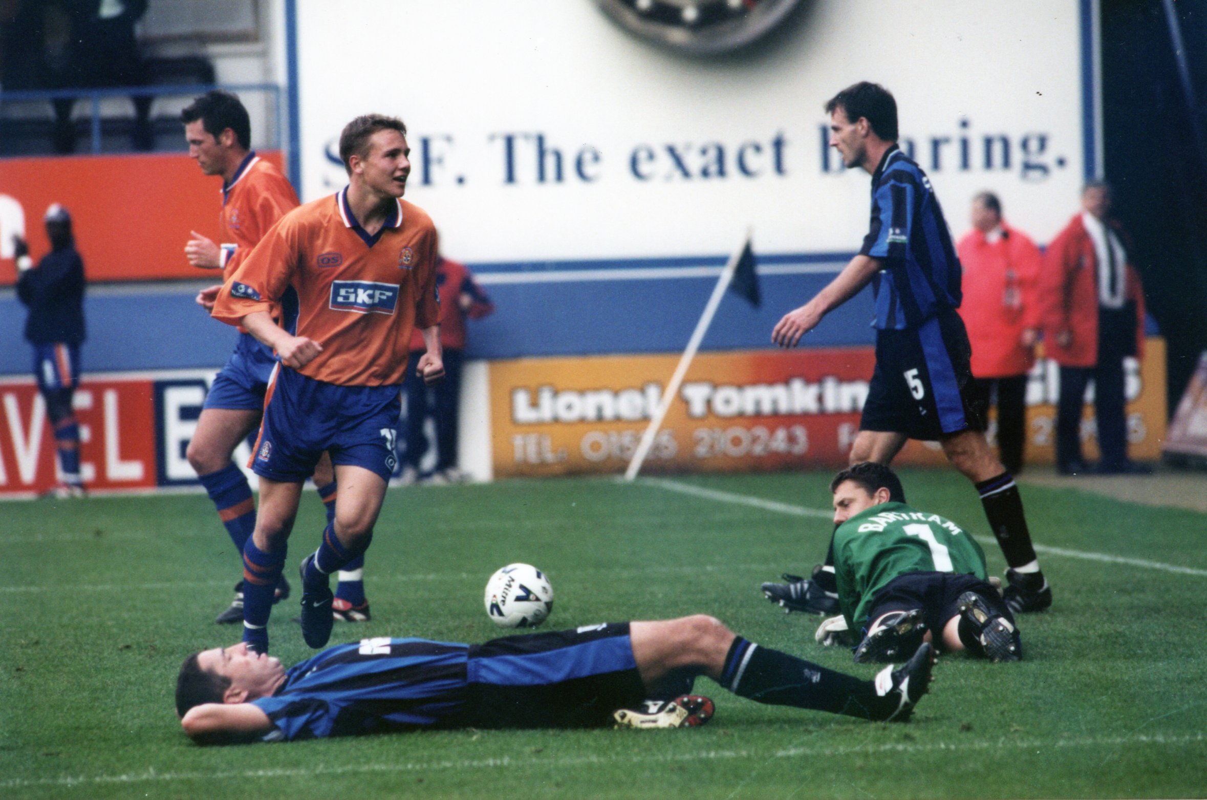 Luton Town FC vs Gillingham (16th Oct 1999) | Hatters Heritage | A ...