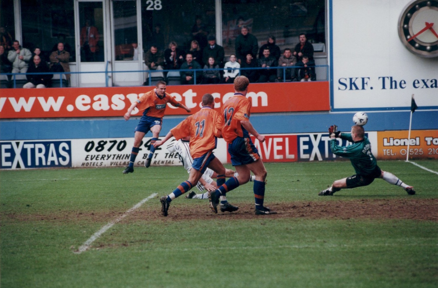 Luton Town FC vs Colchester United (1st Apr 2000) | Hatters Heritage ...
