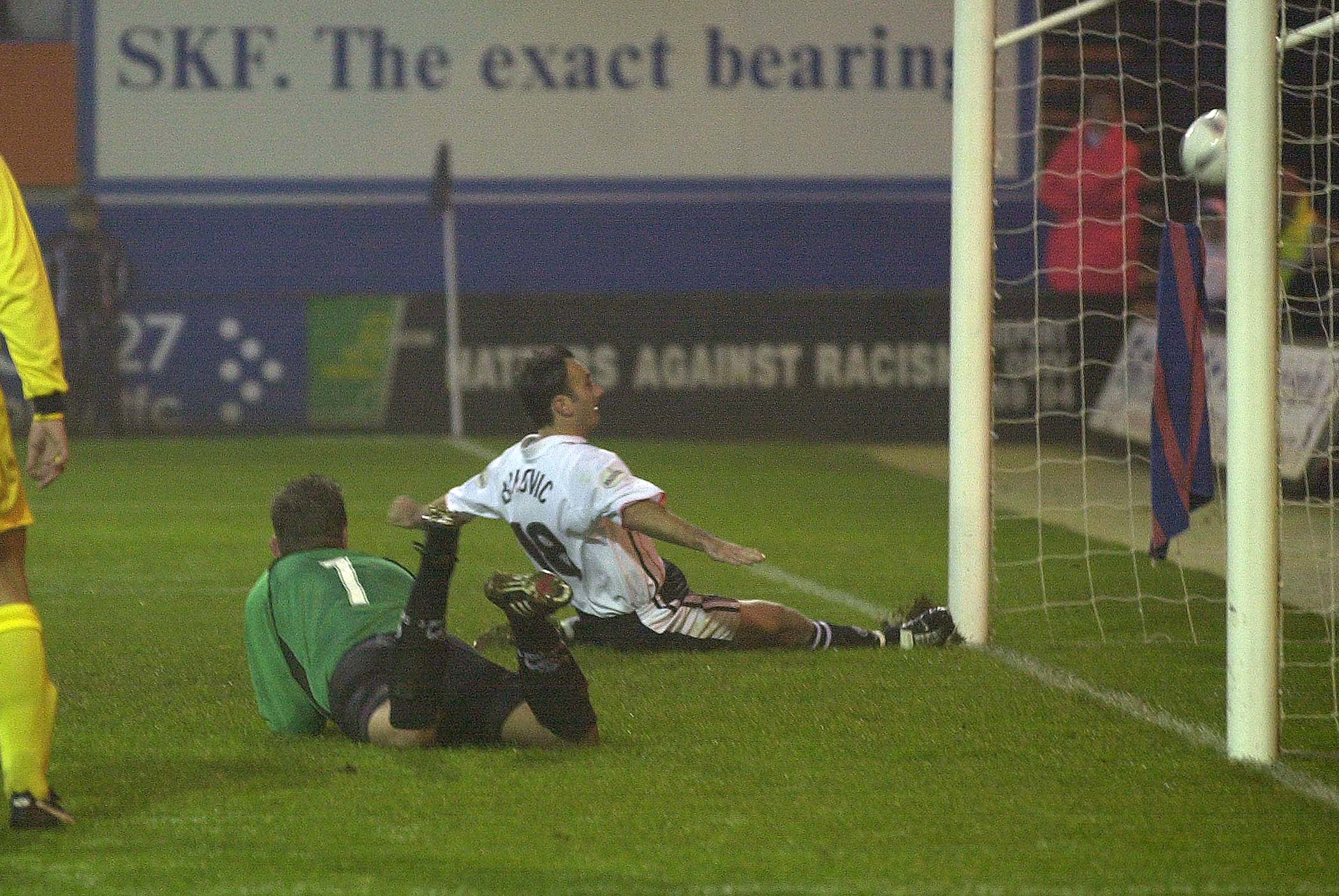 Luton Town FC vs Guiseley (16th Nov 2002) | Hatters Heritage | A ...