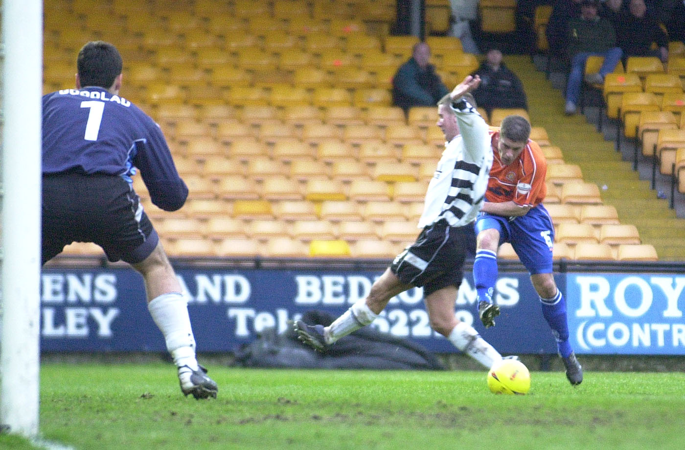 Dean Crowe | Hatters Heritage | A History of Luton Town FC
