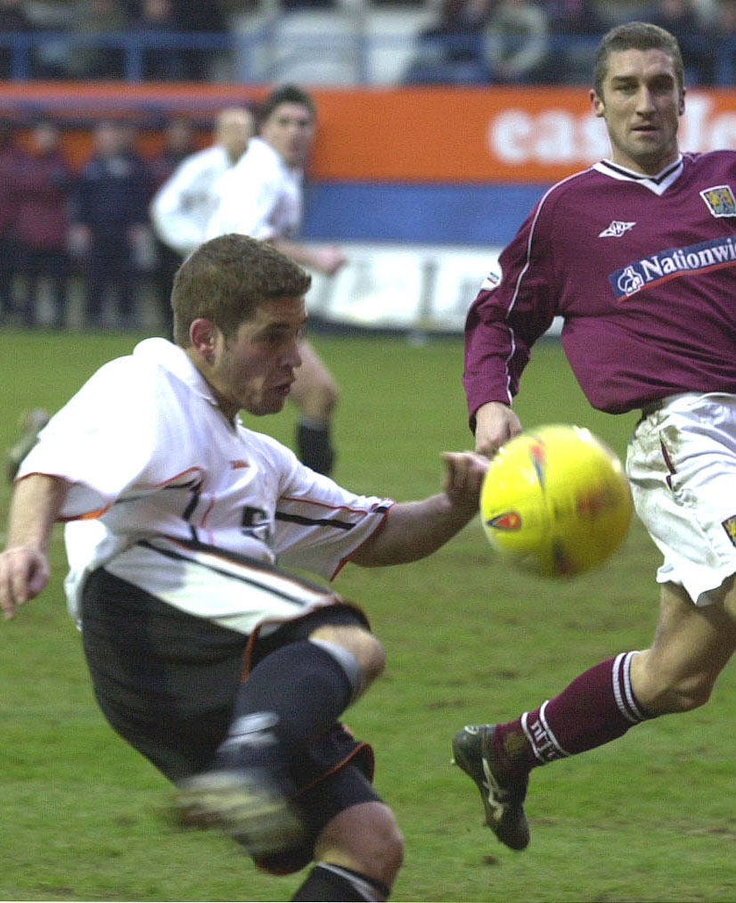 Dean Crowe | Hatters Heritage | A History of Luton Town FC