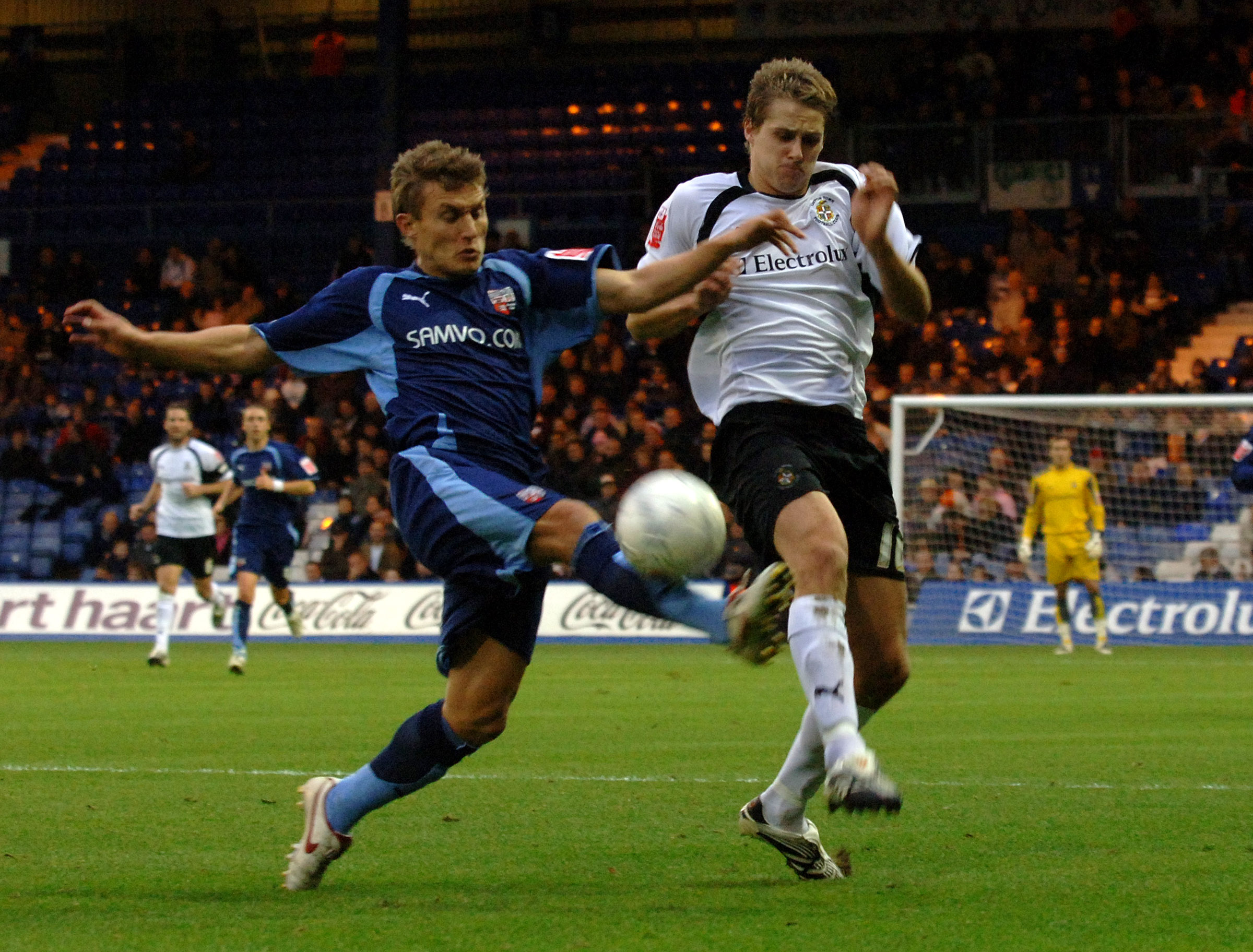 Luton Town FC vs Brentford (10th Nov 2007) | Hatters Heritage | A ...
