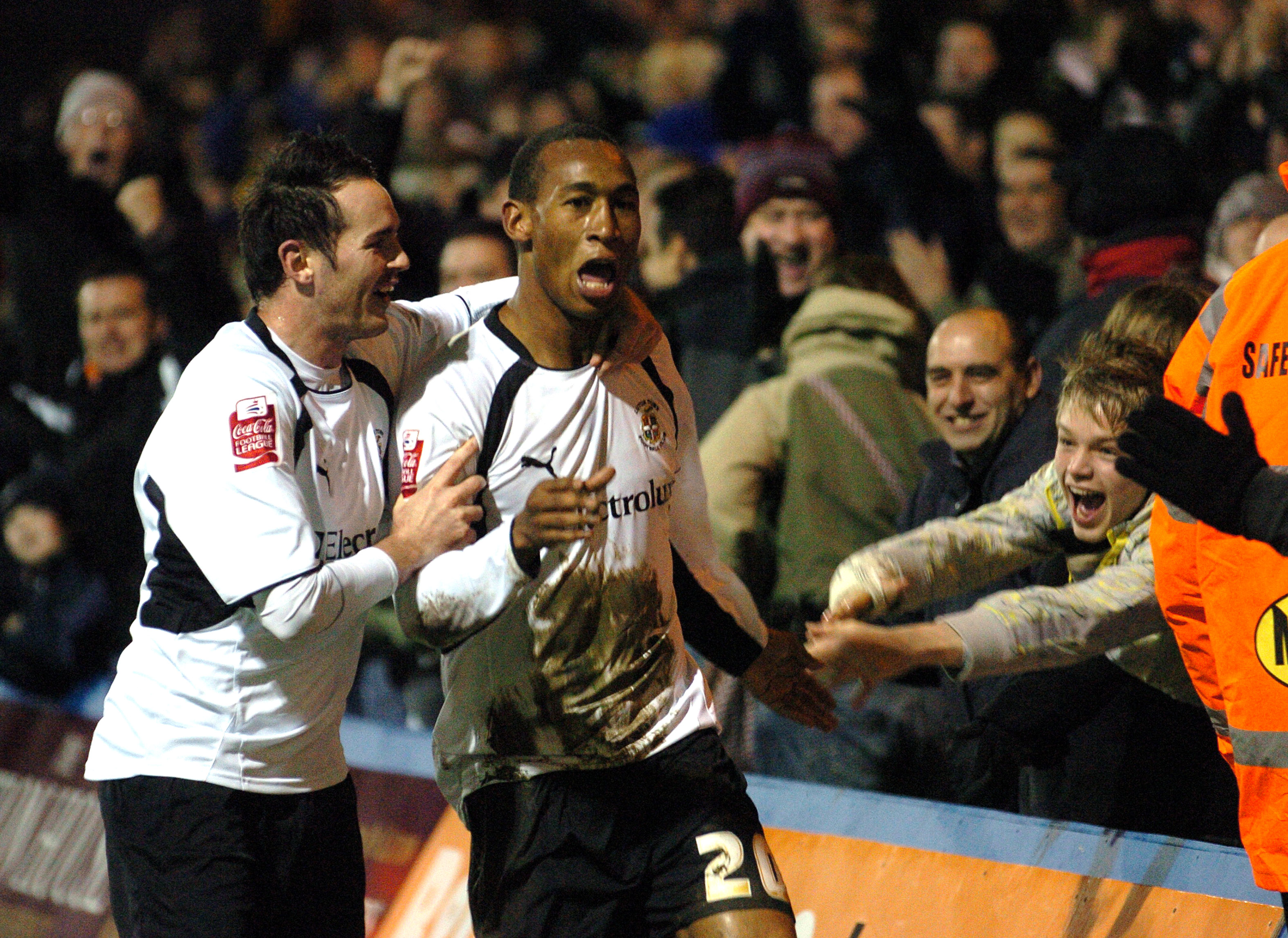 Luton Town FC vs Southend United (24th Nov 2007) | Hatters Heritage | A ...