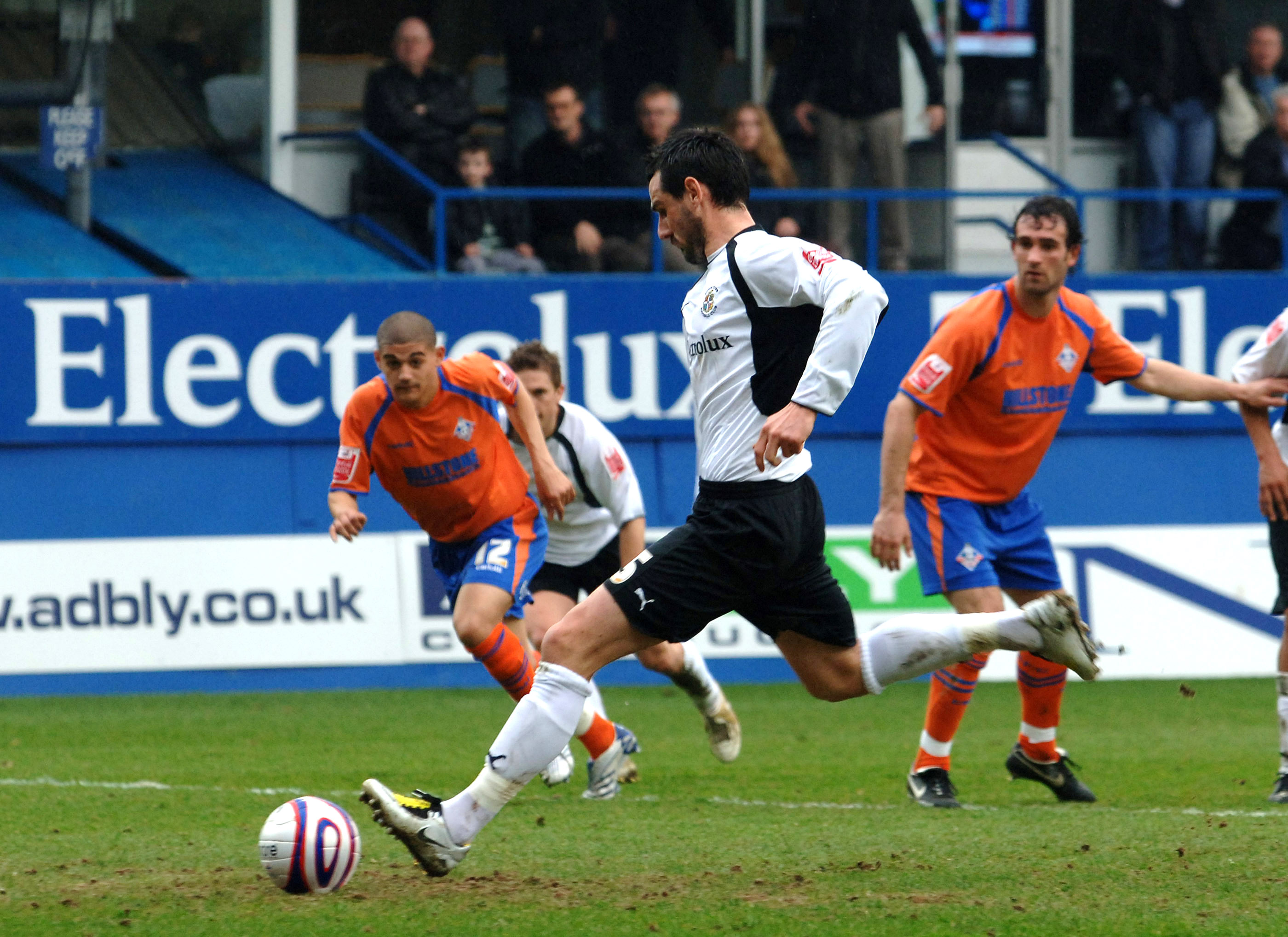 Luton Town FC vs Oldham Athletic (15th Mar 2008) | Hatters Heritage | A ...