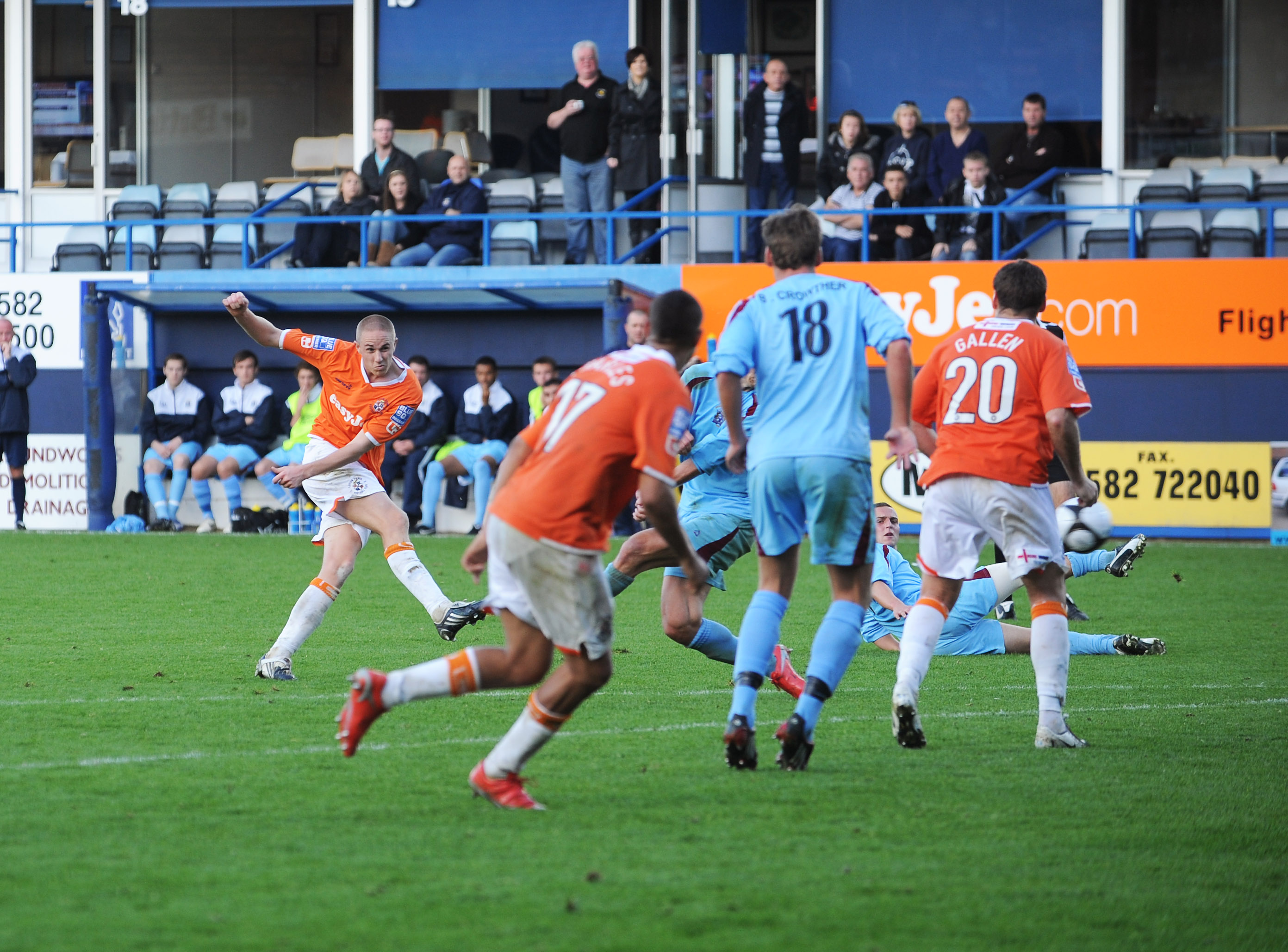 Luton Town FC vs Grays Athletic (24th Oct 2009) | Hatters Heritage | A ...