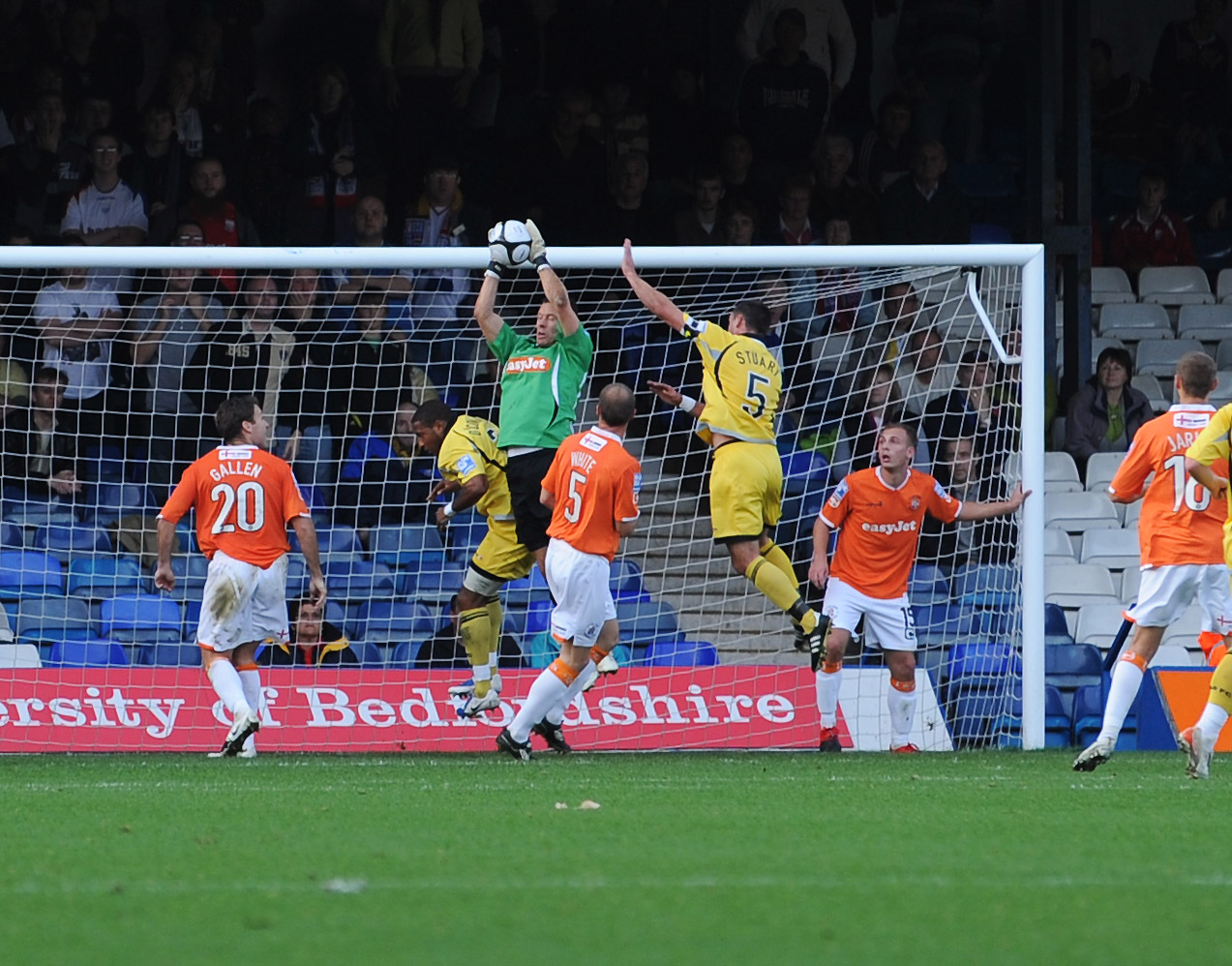 Luton Town FC vs Rushden & Diamonds (31st Oct 2009) | Hatters Heritage ...
