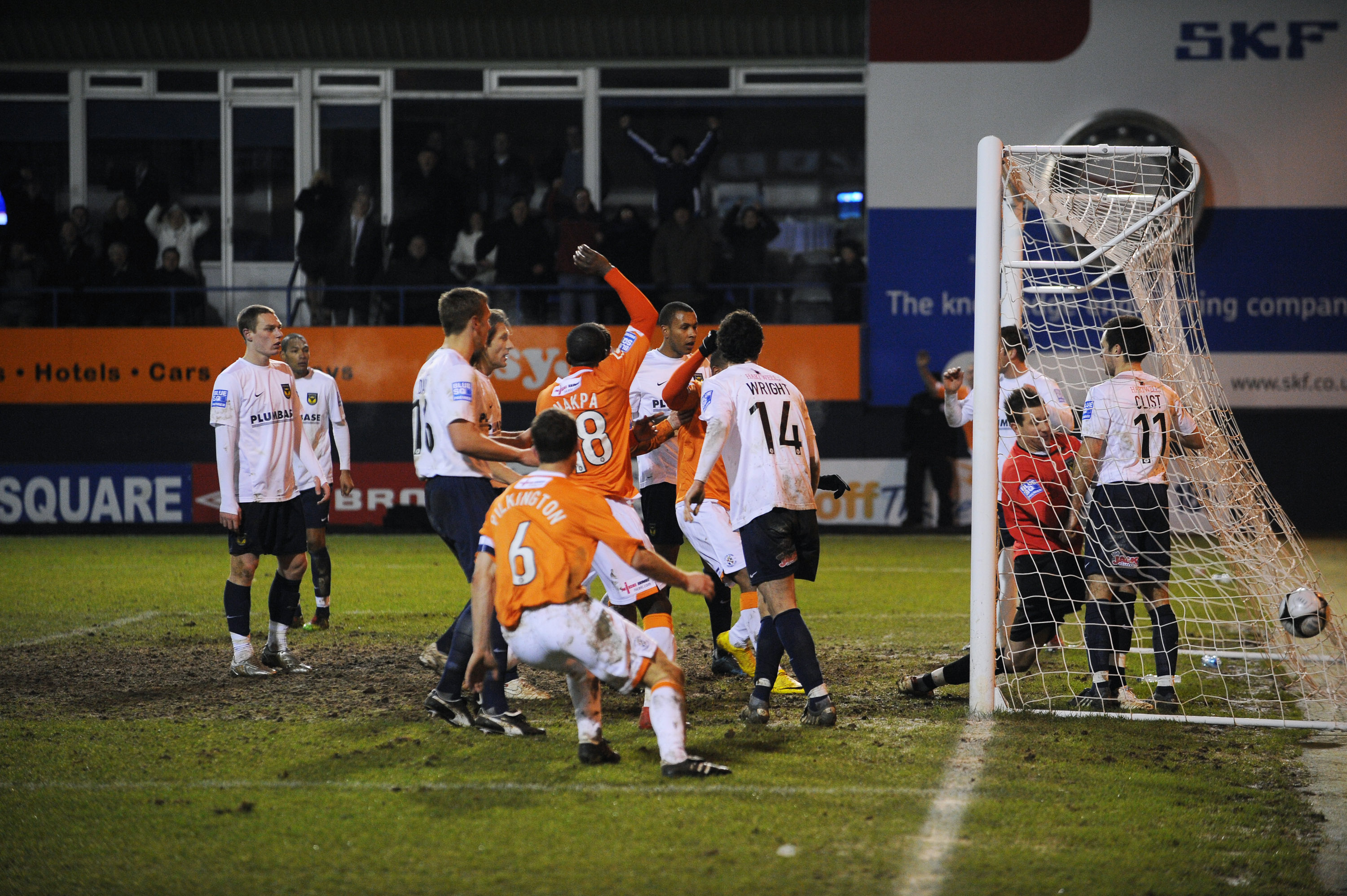 Luton Town FC vs Oxford United (9th Feb 2010) | Hatters Heritage | A ...