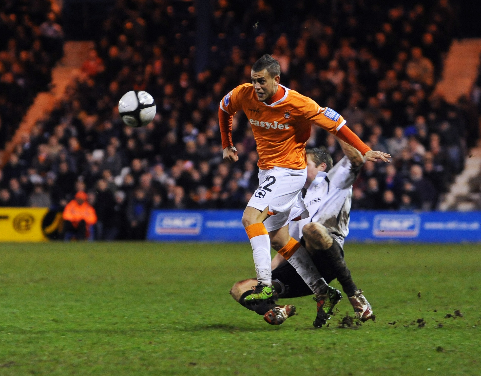 Luton Town FC vs Salisbury City (30th Mar 2010) | Hatters Heritage | A ...