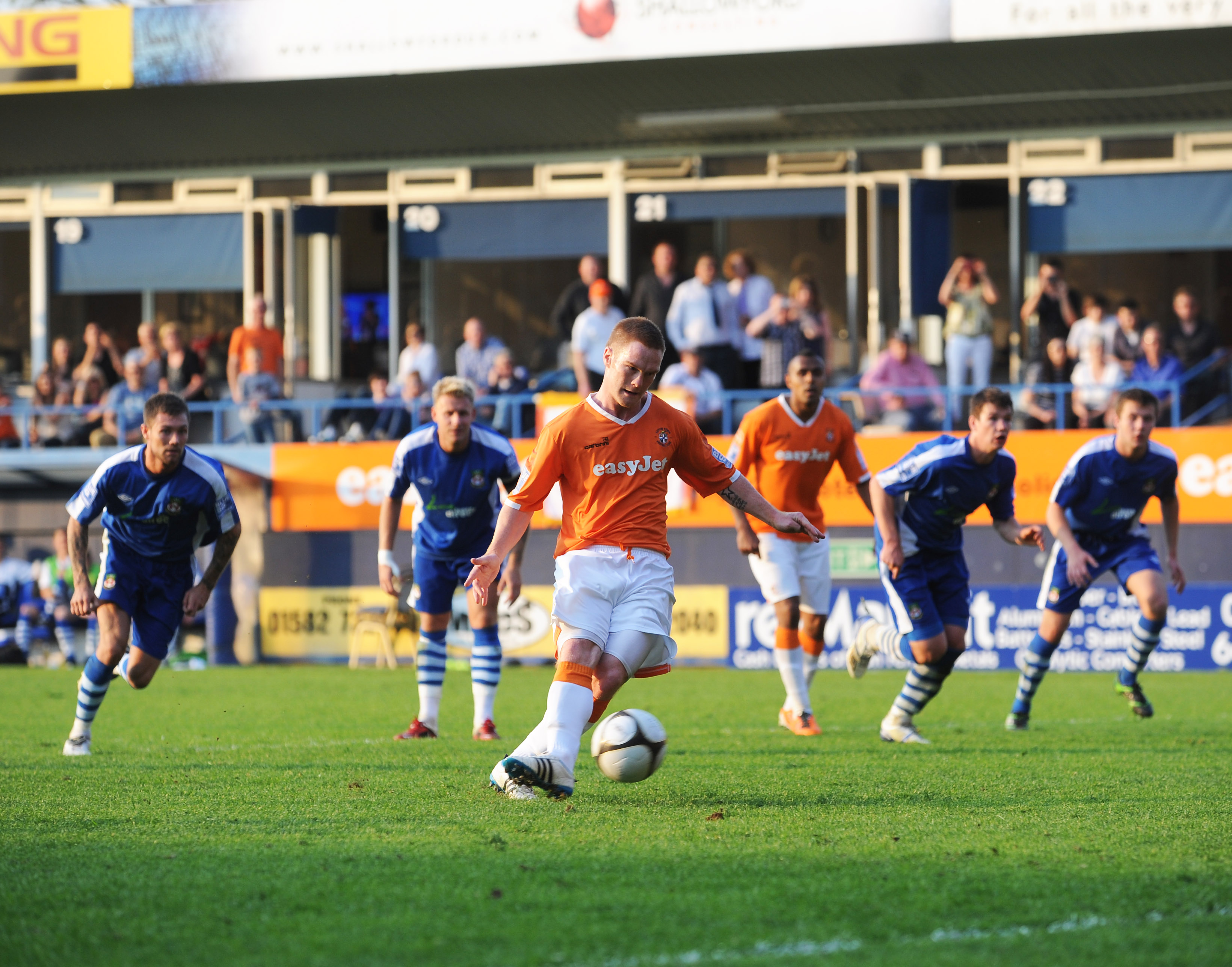 Jason Walker | Hatters Heritage | A History of Luton Town FC