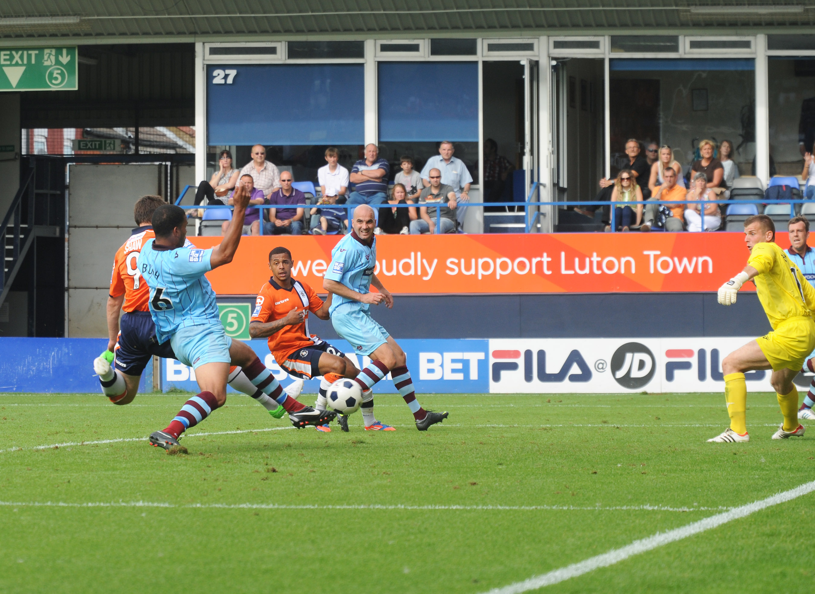 Luton Town FC vs Gateshead (11th Aug 2012) | Hatters Heritage | A ...