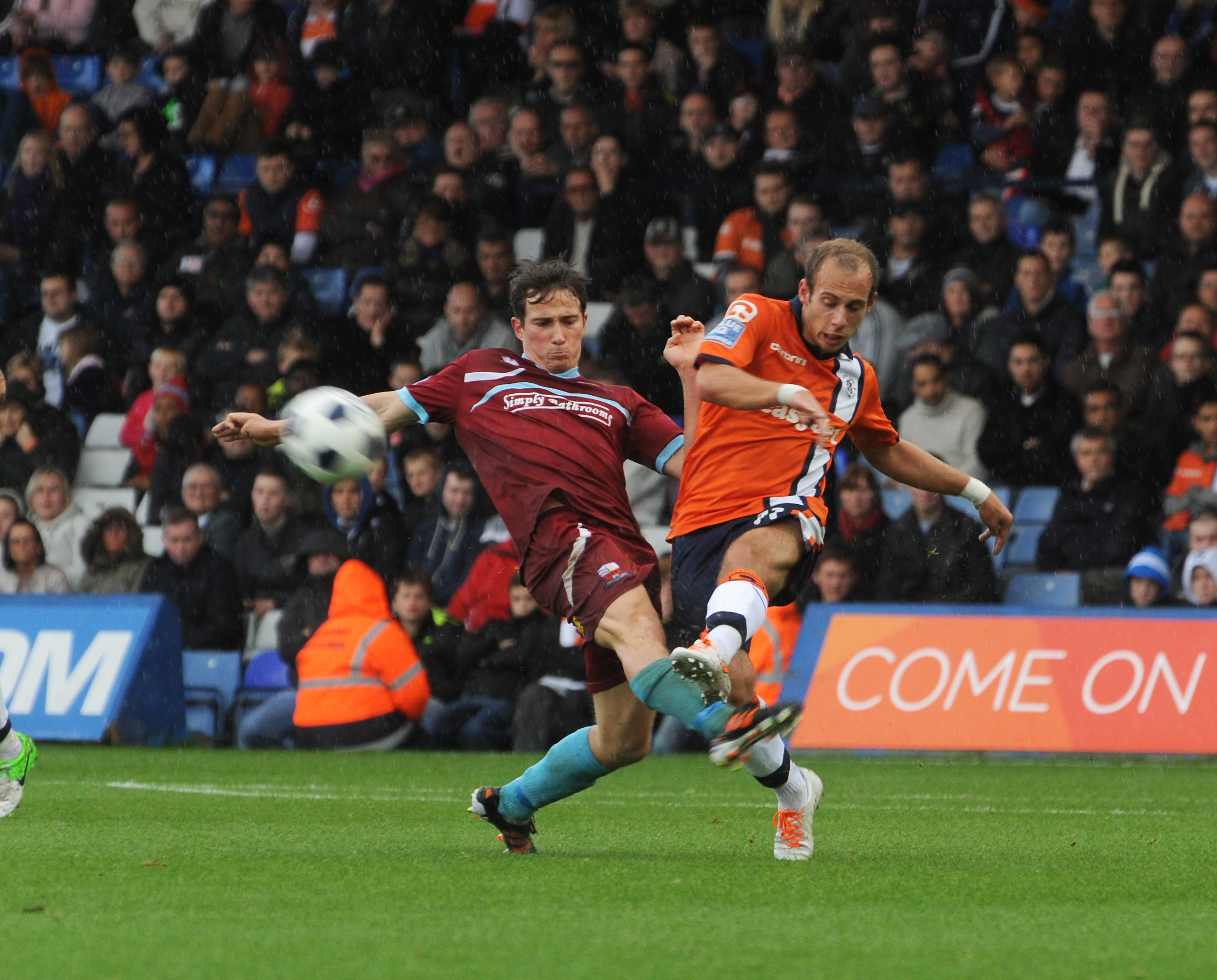 Luton Town FC vs Nuneaton Town (3rd Nov 2012) | Hatters Heritage | A ...