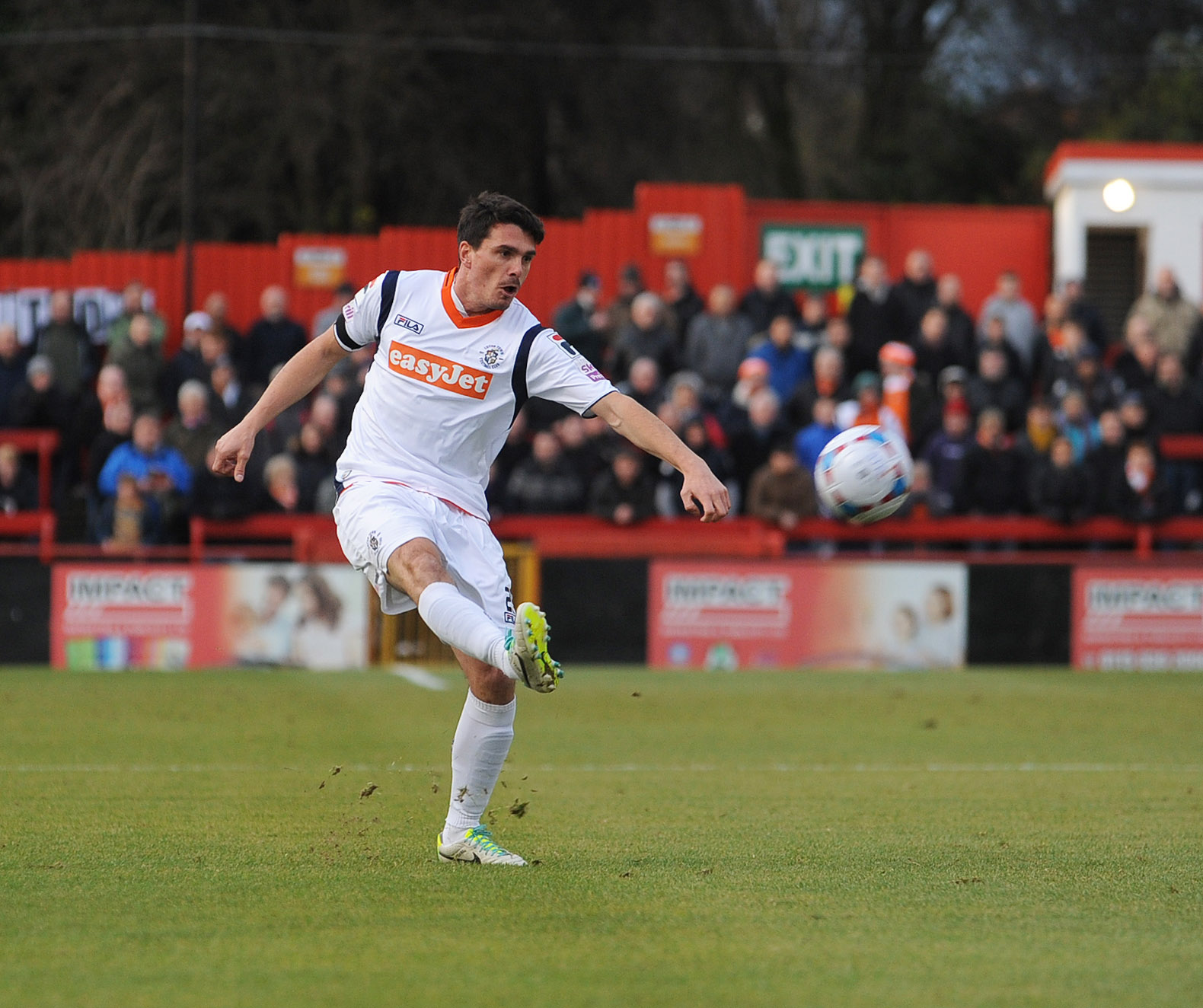 Ronnie Henry | Hatters Heritage | A History of Luton Town FC