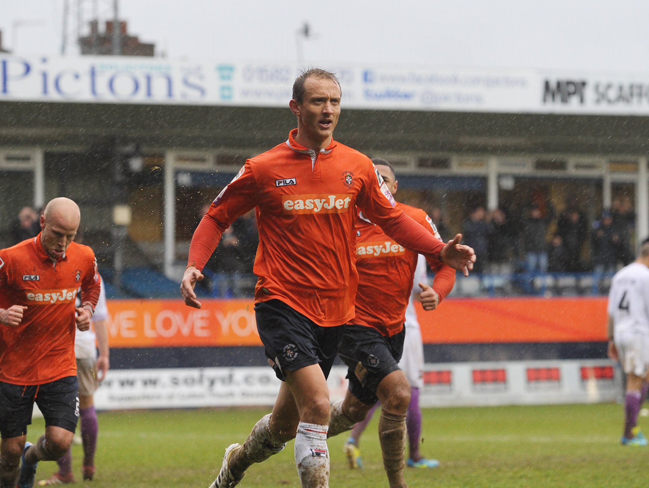 Luton Town FC vs Barnet (1st Jan 2014) | Hatters Heritage | A History ...