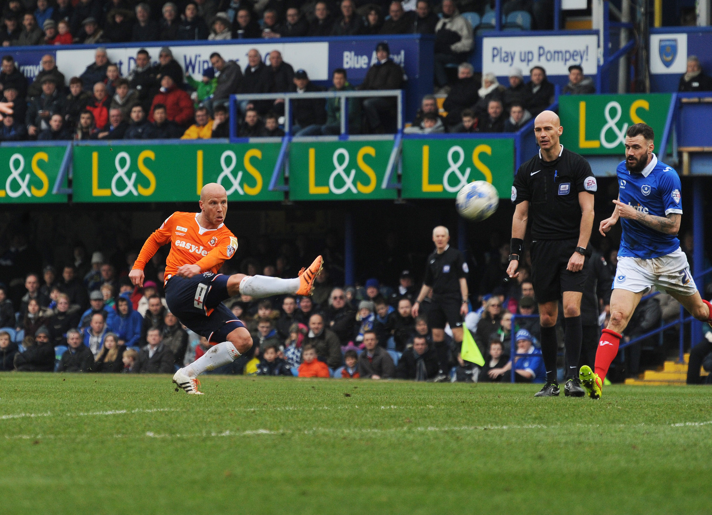 Portsmouth vs Luton Town FC (14th Mar 2015) | Hatters Heritage | A ...