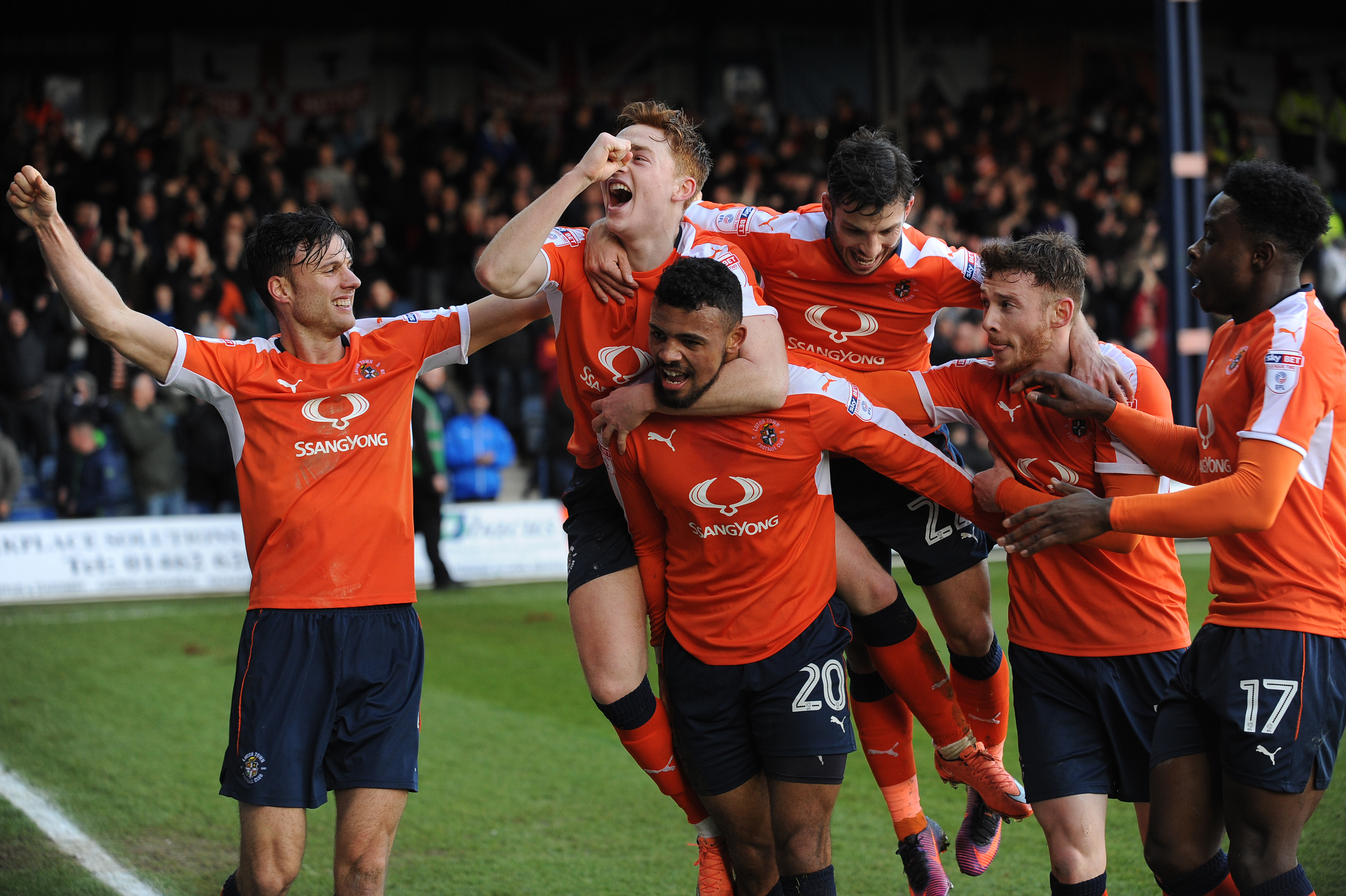 Luton Town FC vs Cambridge United (28th Jan 2017) | Hatters Heritage ...