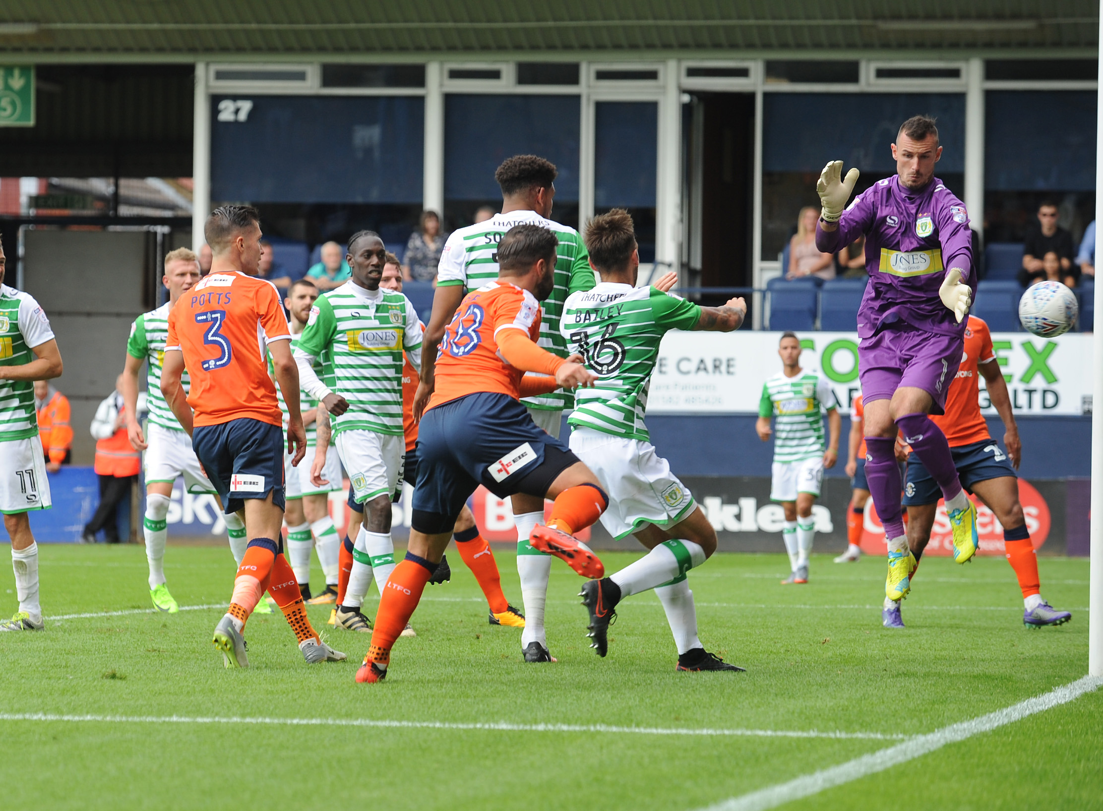 Elliot Lee | Hatters Heritage | A History of Luton Town FC