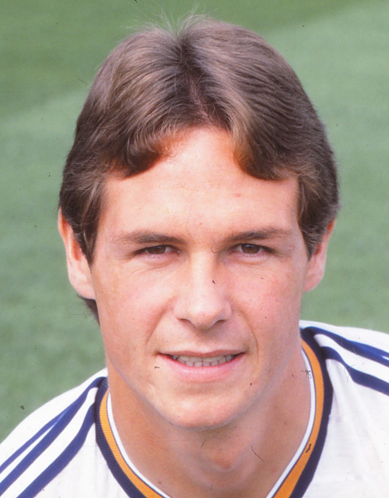 Steve Elliott | Hatters Heritage | A History of Luton Town FC