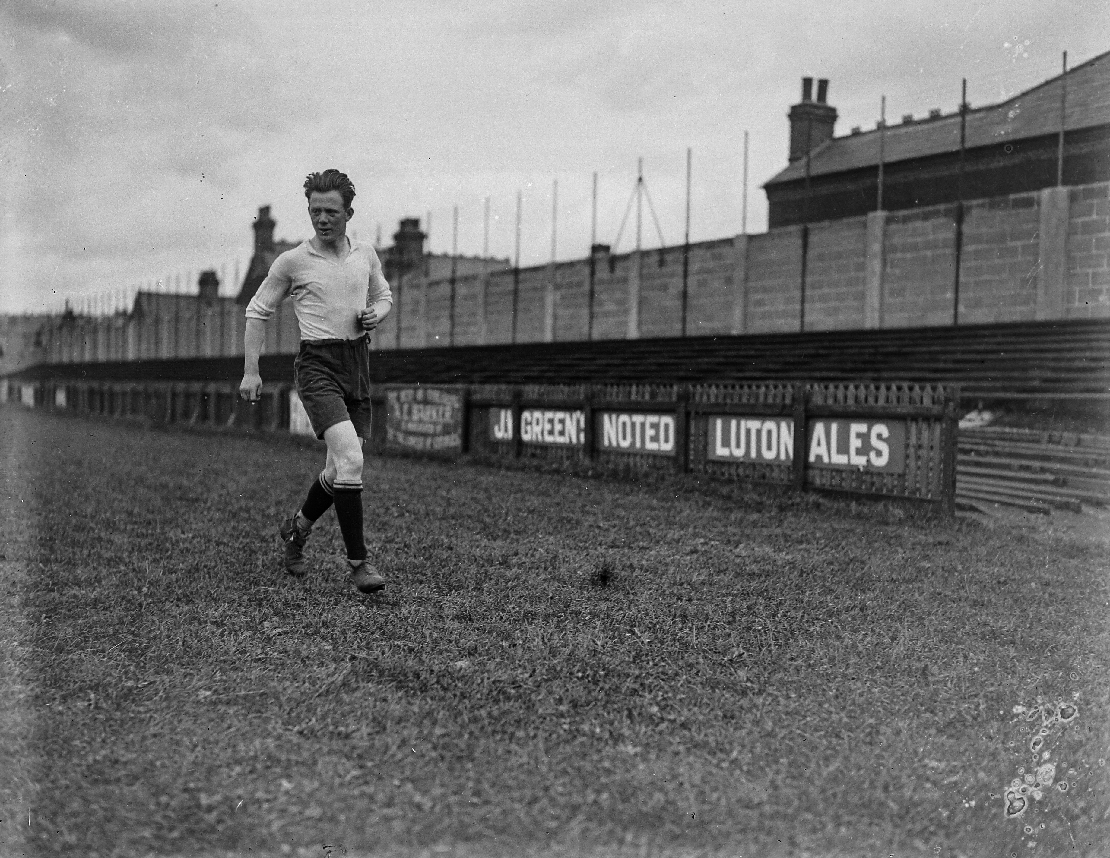 Bob Millar | Hatters Heritage | A History of Luton Town FC