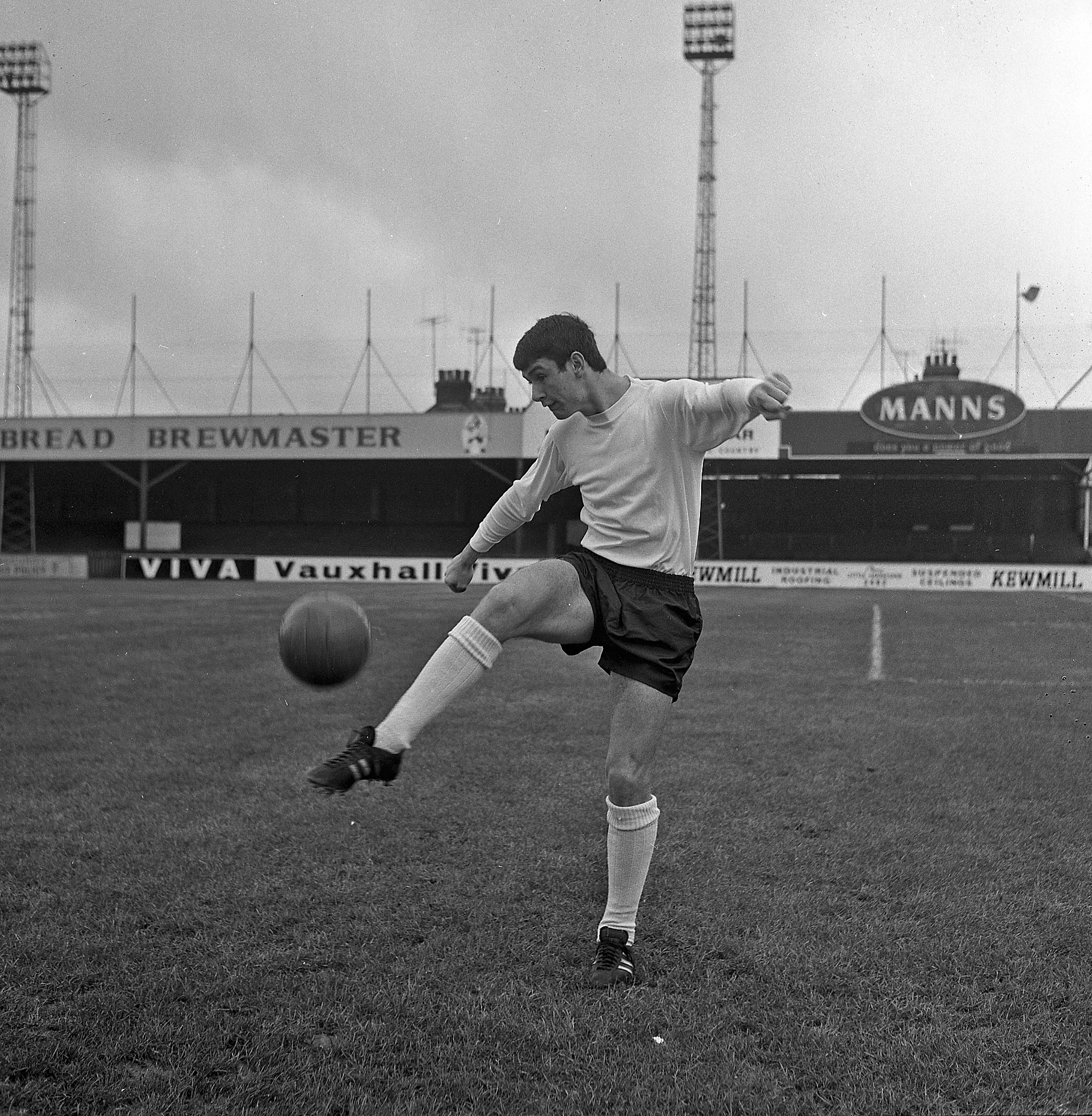 Bruce Rioch | Hatters Heritage | A History of Luton Town FC