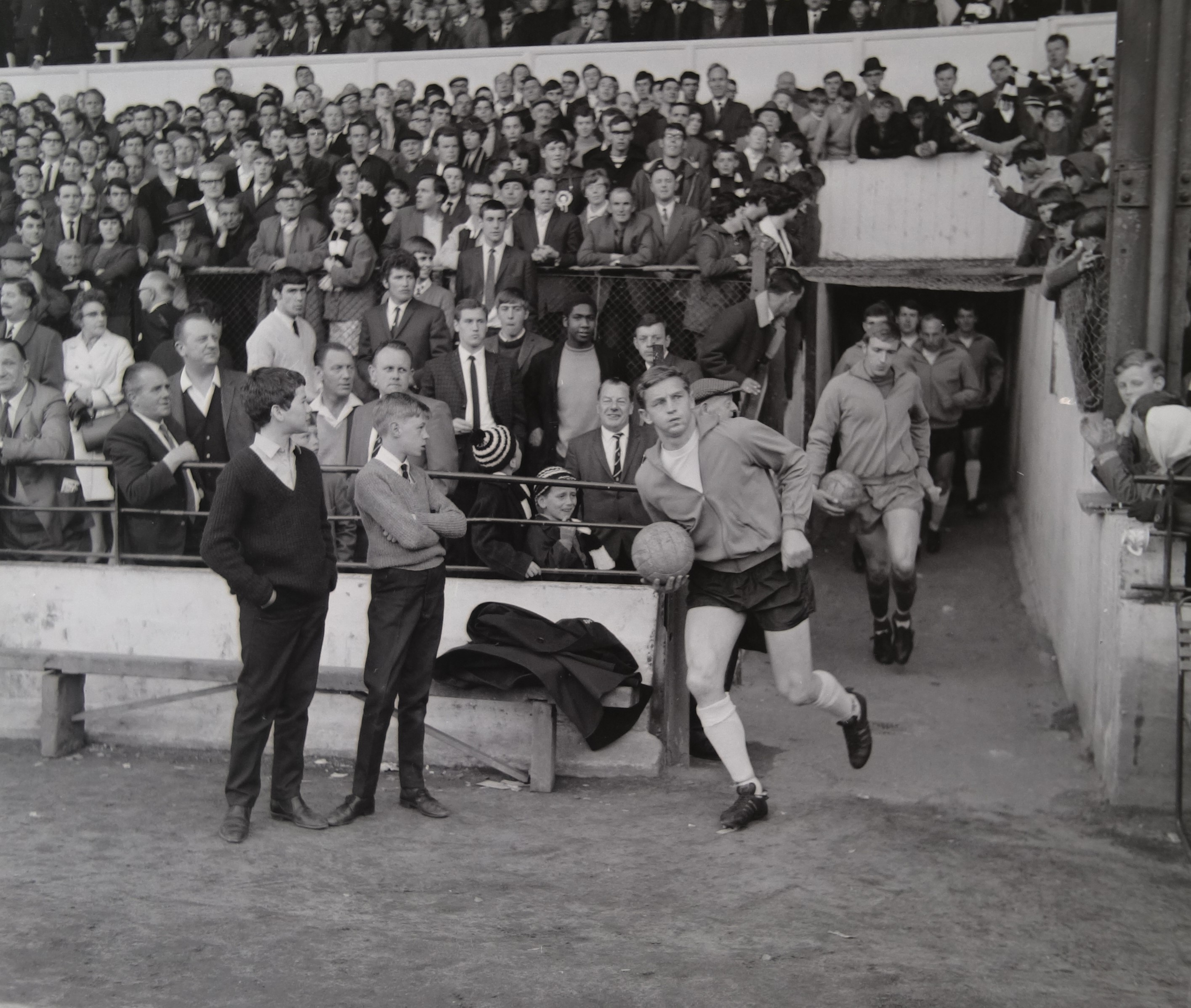 Luton Town FC vs Crewe Alexandra (24th Apr 1968) | Hatters Heritage | A ...