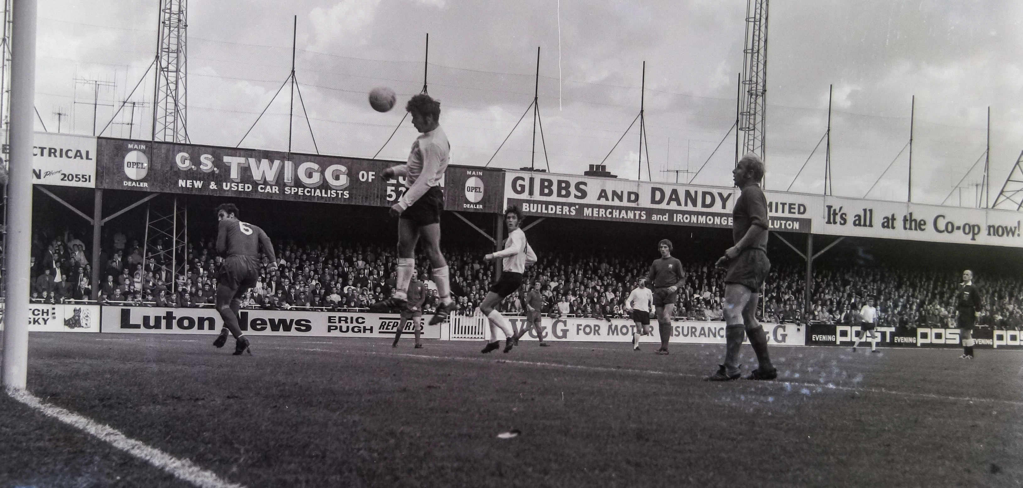 Luton Town FC vs Bristol City (3rd Oct 1970) | Hatters Heritage | A ...