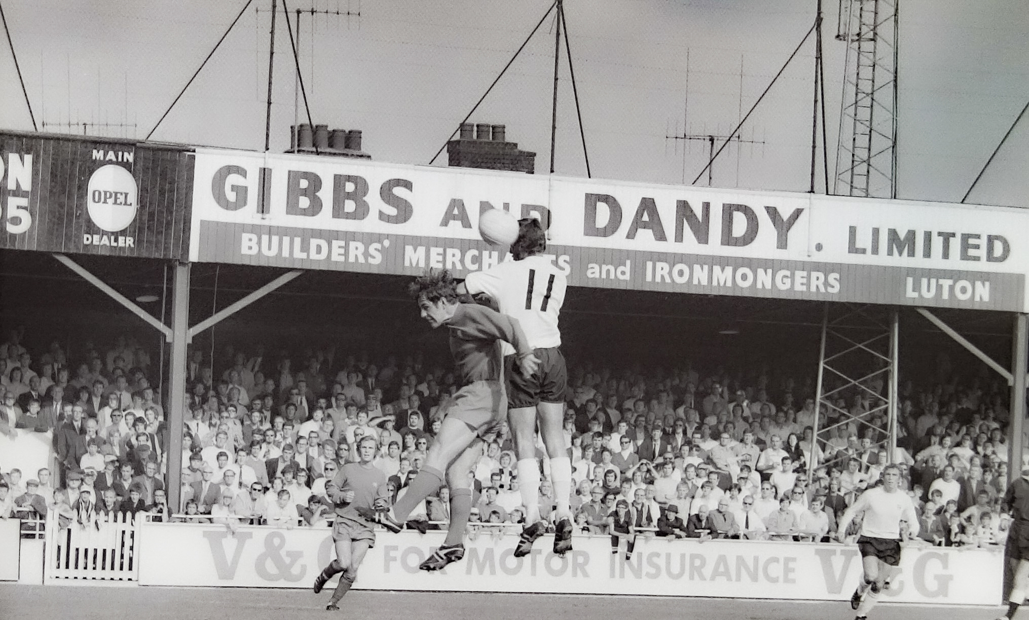 Viv Busby | Hatters Heritage | A History of Luton Town FC